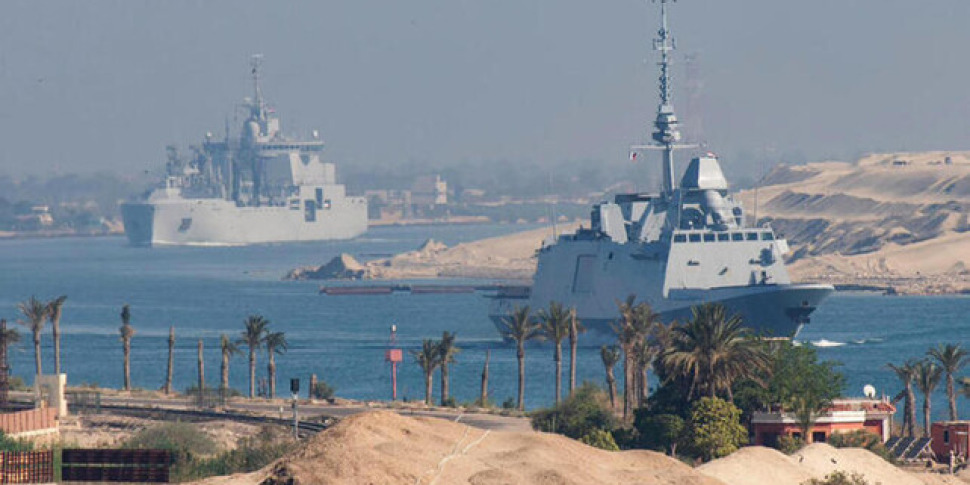 Ataque dos EUA no Irã, Teerã dispara contra 4 navios em Ormuz e atinge ...